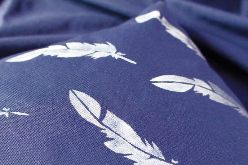 Feather pillow DIY - Create your own printed pillow case - Celine Lunakim